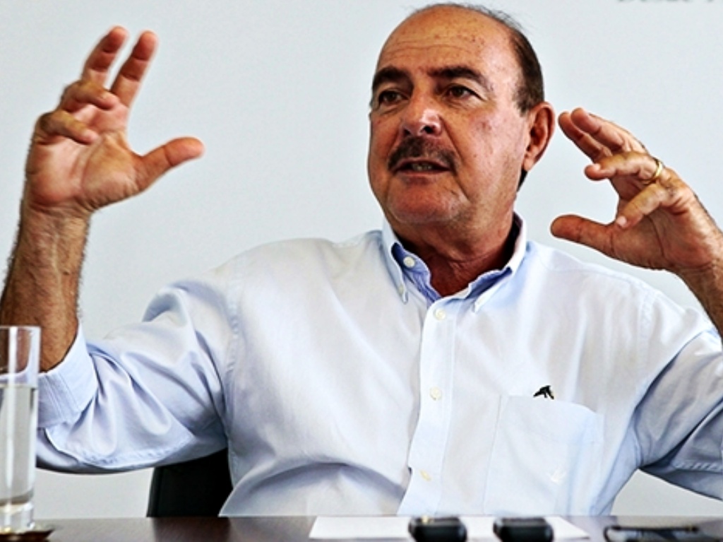Zacharias Calil, aluno de doutorado da UniEVANGÉLICA, é destaque no ...