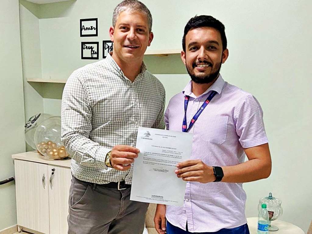 Professor da UniEVANGÉLICA é coautor em livro internacional sobre ...