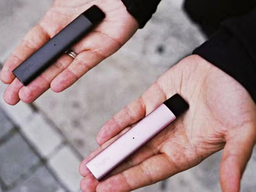 Reino Unido quer proibir cigarros ou vapes para todos os nascidos após ... Reino Unido quer proibir cigarros ou vapes para todos os nascidos após ...